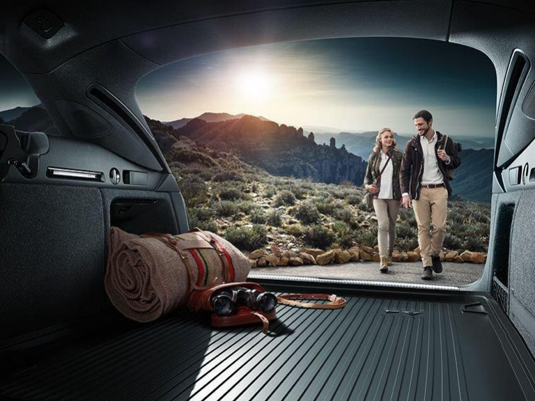 Préparez votre départ en Audi : astuces de rangement pour votre coffre